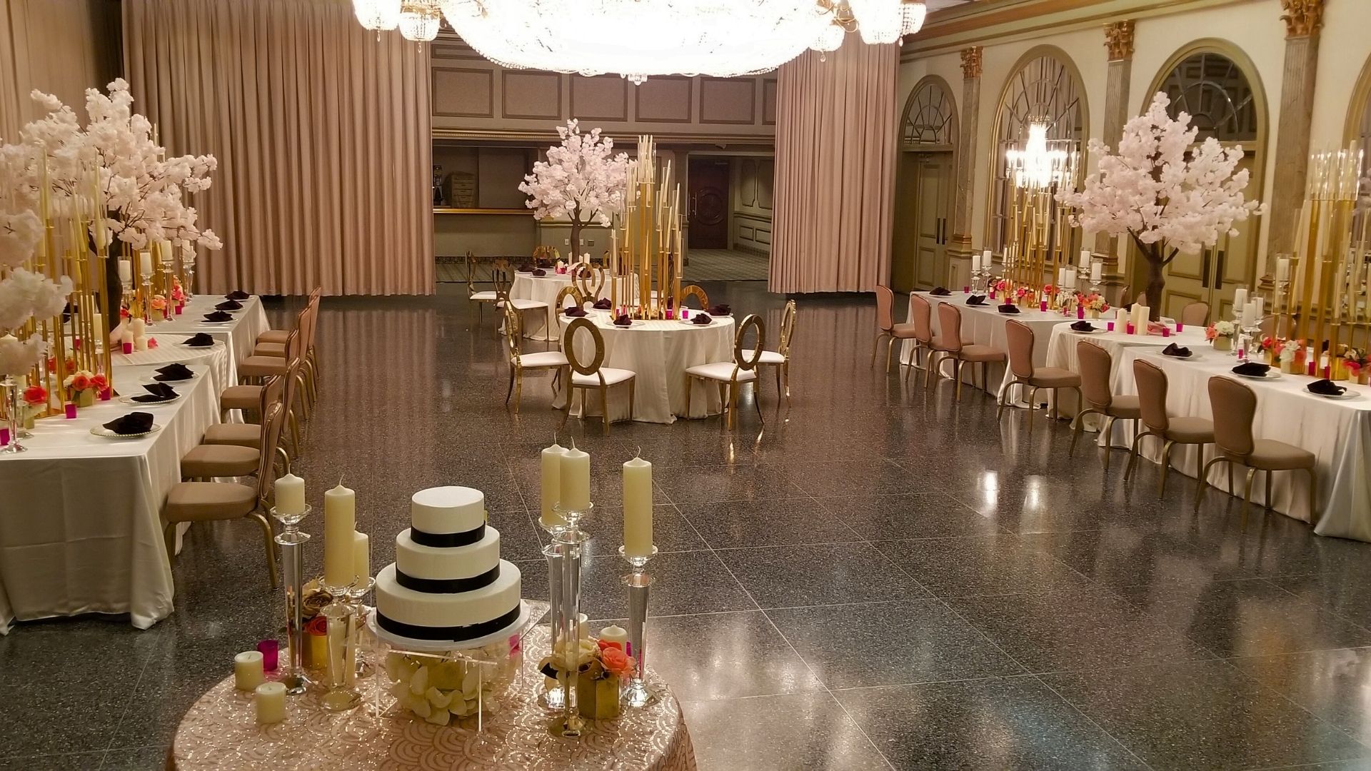 Martin's West, Elegant Ballrooms with Friendly Staff - Martin's Caterers